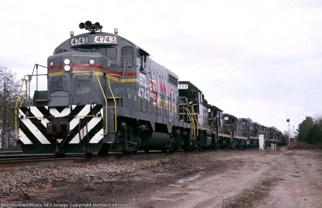 Seaboard Coast Lime GP16 #4743, leading Fitzgerald Subdivision train #510 into the yard,